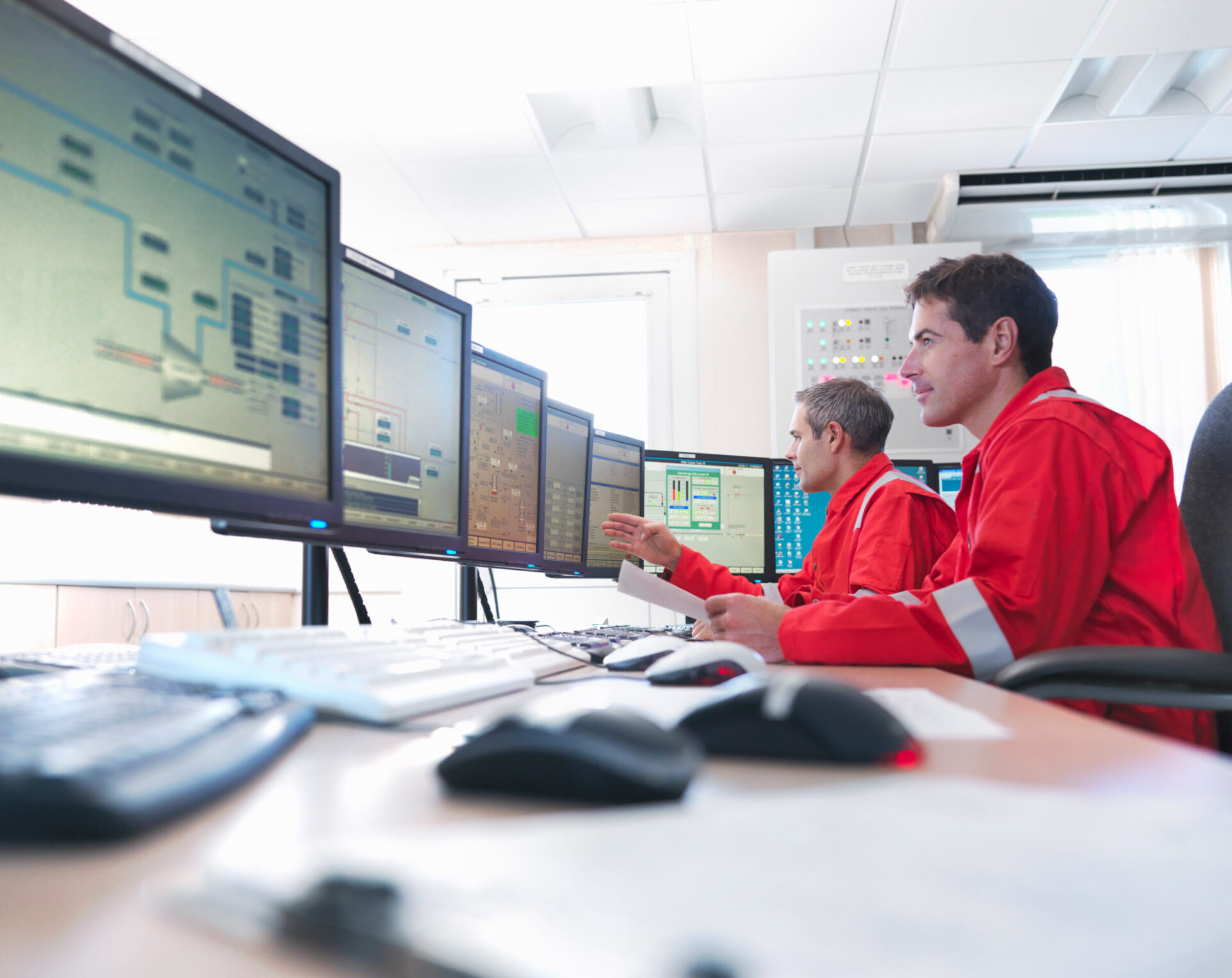 Compressor anti-surge regeling - Honeywell ControlEdge PLC